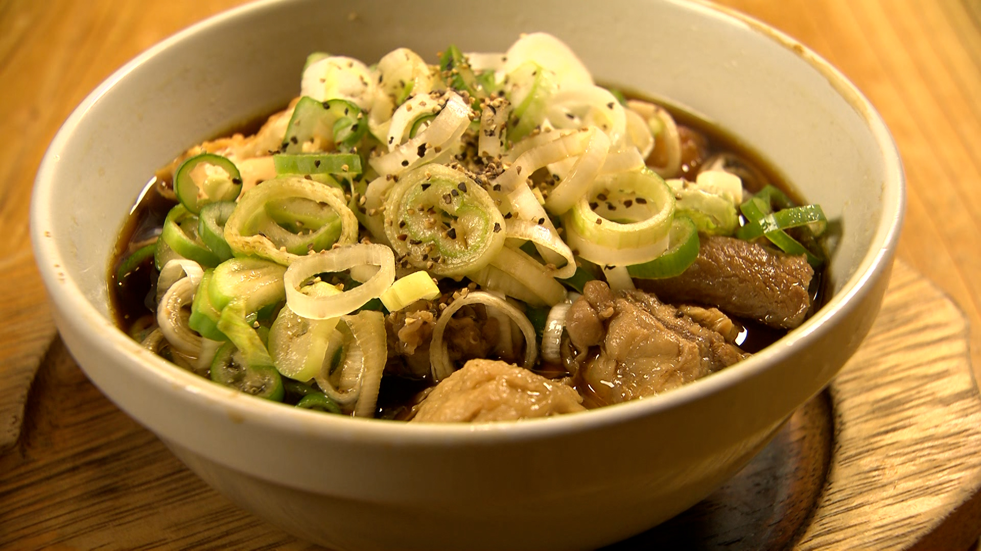 【富山 金泉】居酒屋ラーメンだからこその特別なブラックラーメン | toieba（トイエバ）