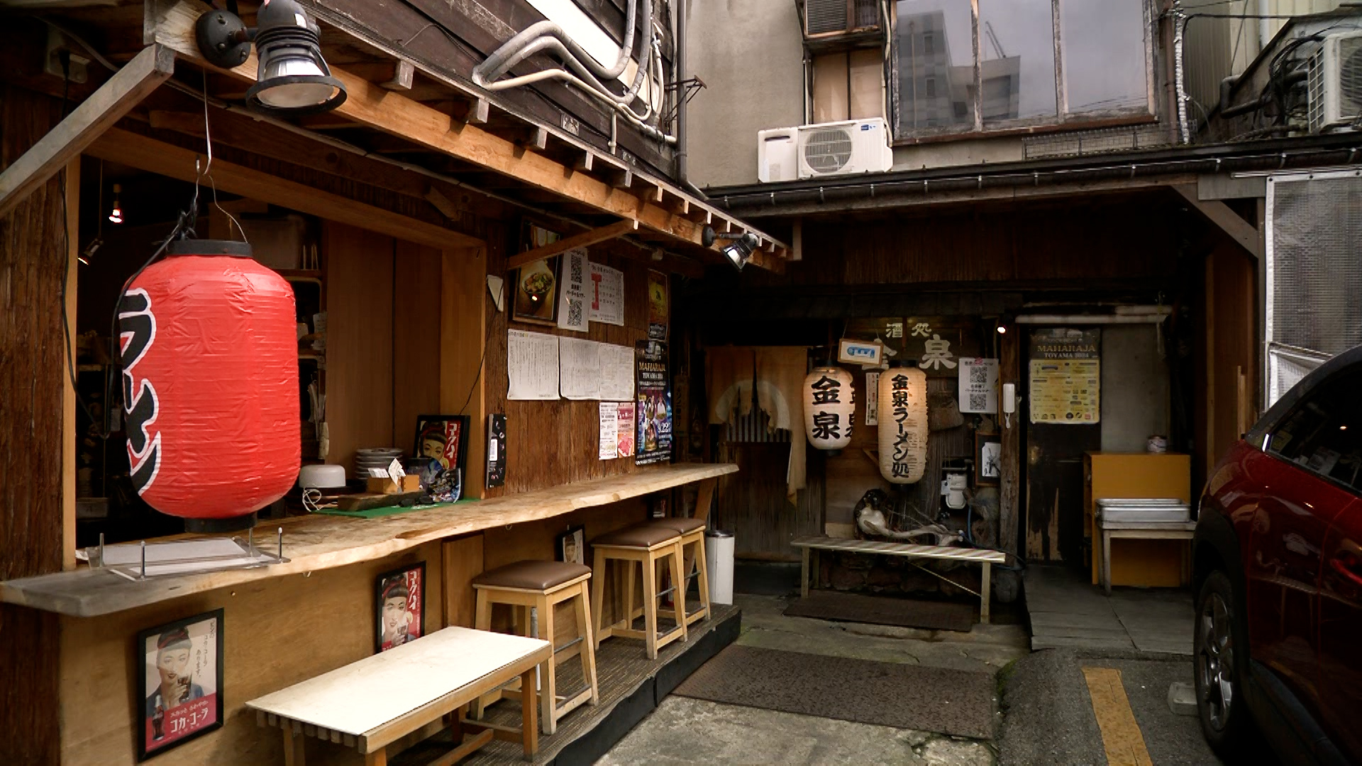 【富山 金泉】居酒屋ラーメンだからこその特別なブラックラーメン | toieba（トイエバ）